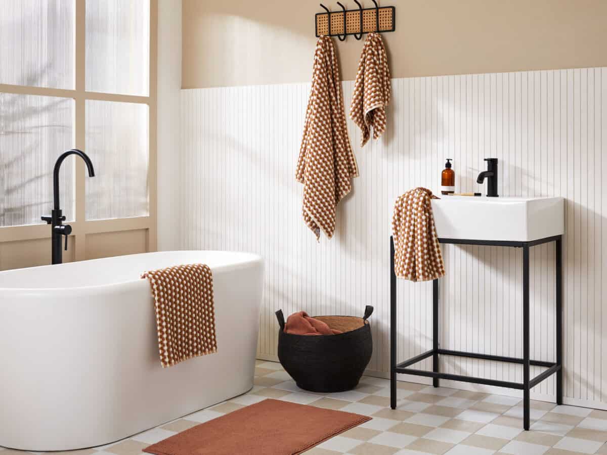 11 Organic & Eco-Friendly Bath Towels for Your Non-Toxic Bathroom - The ...