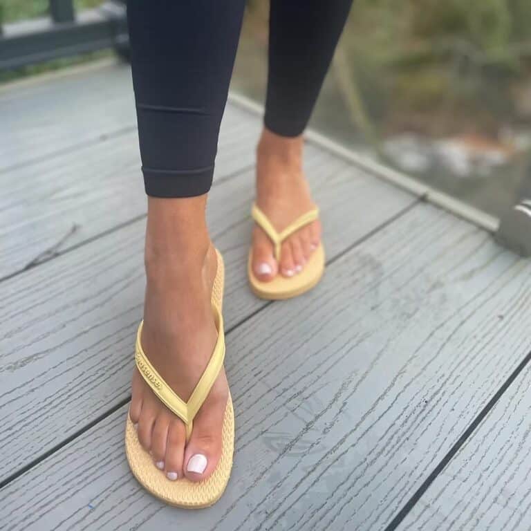 Best Natural Sandals & Non-Toxic Flip Flops for Summer