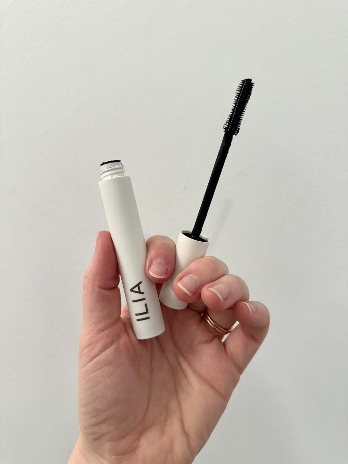 I Tried 13 Non-Toxic Mascara Brands. The Best (& the Flops).