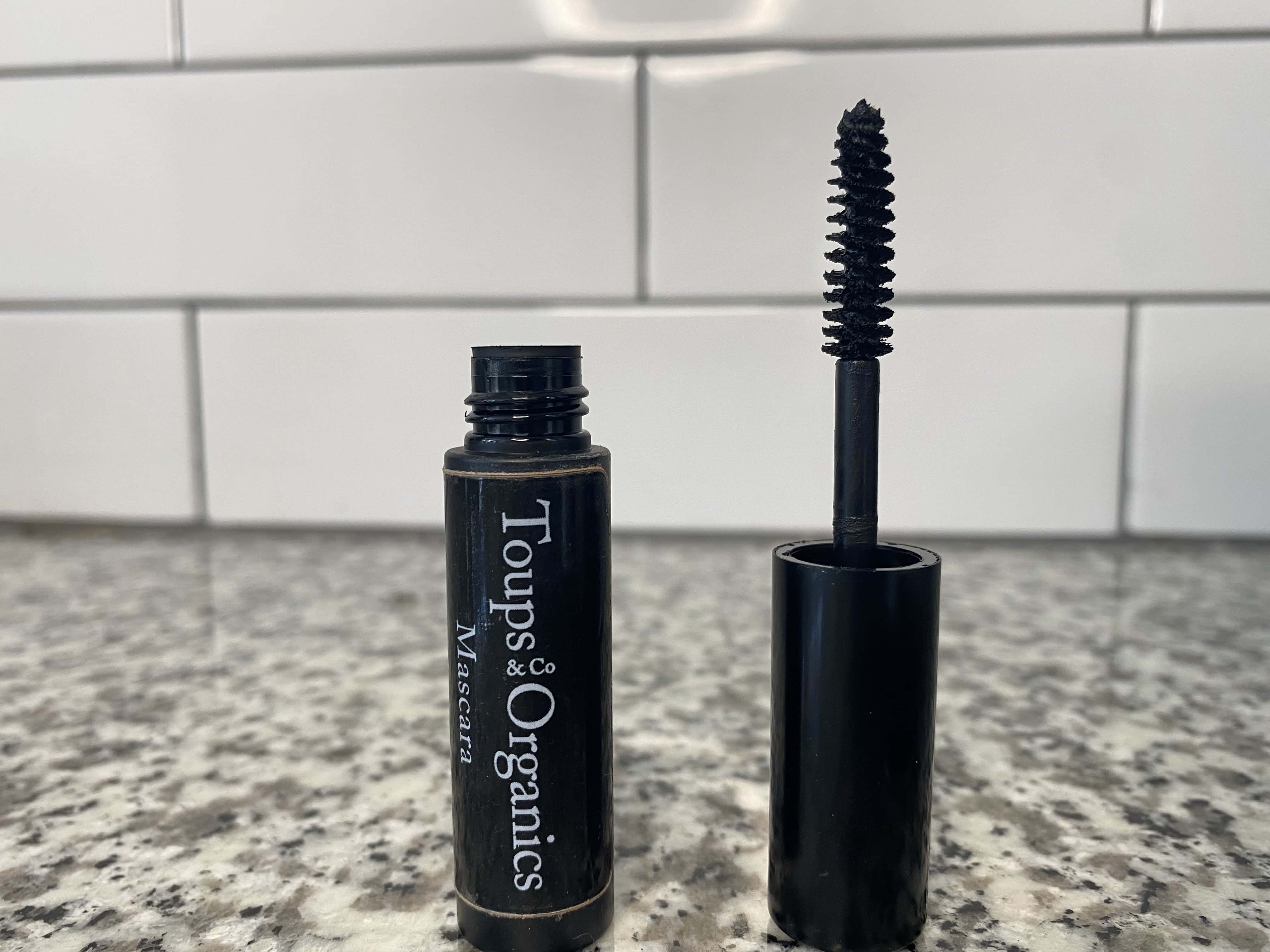 I Tried 13 Non-Toxic Mascara Brands. The Best (& the Flops).